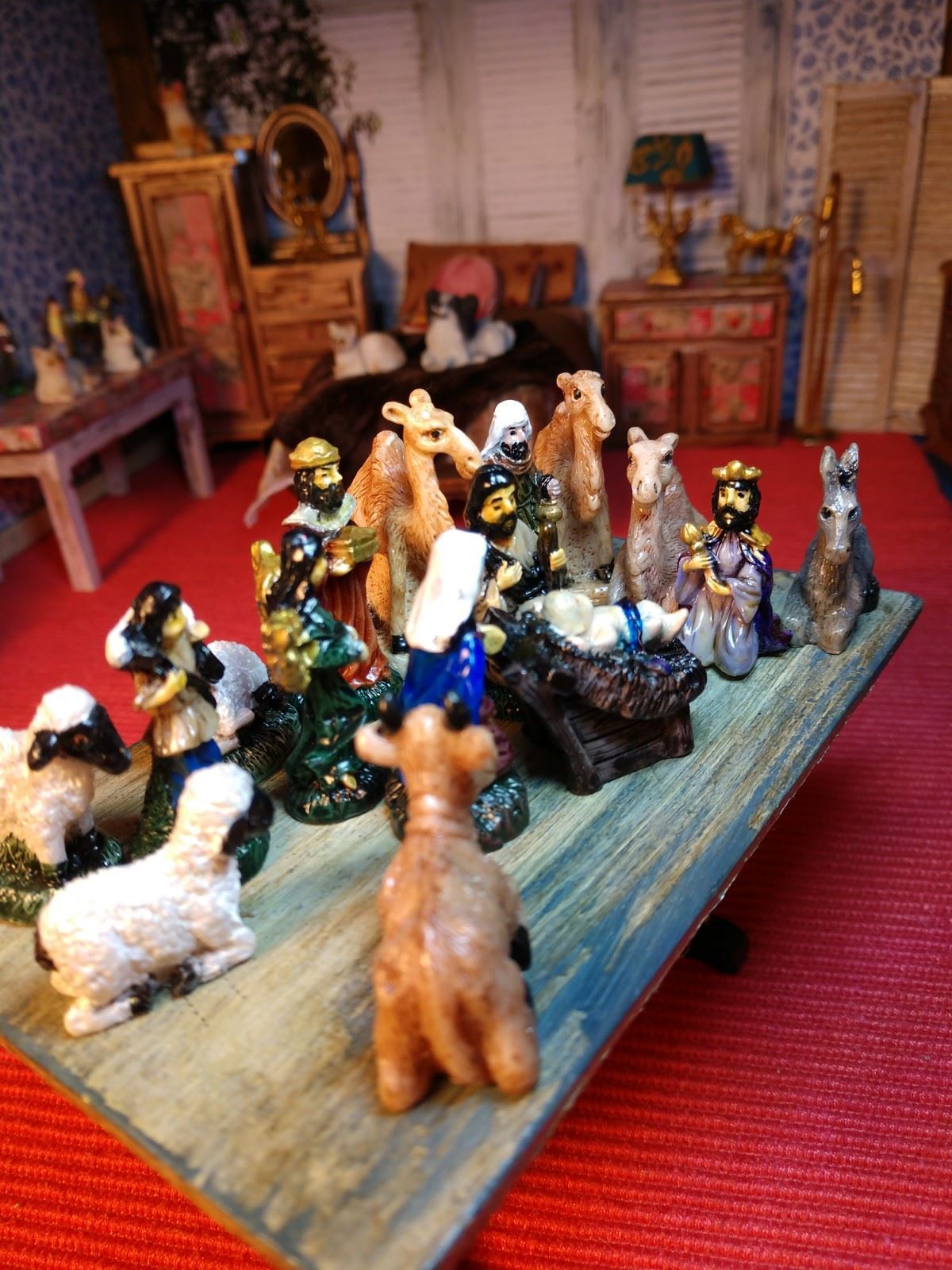 Miniature Nativity /Fabulous Refurbs